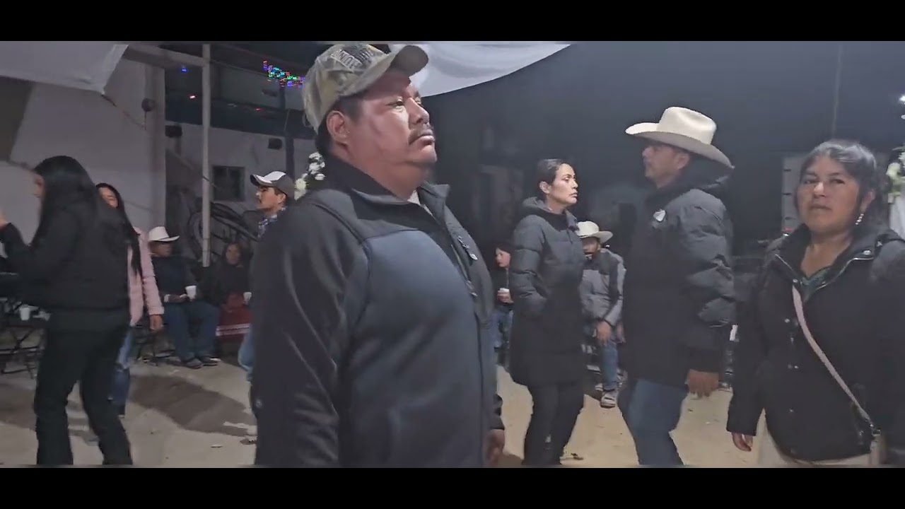 Peter Jr Y Su Verano en Santa Cruz Mixtepec Chilena Mixteca - YouTube