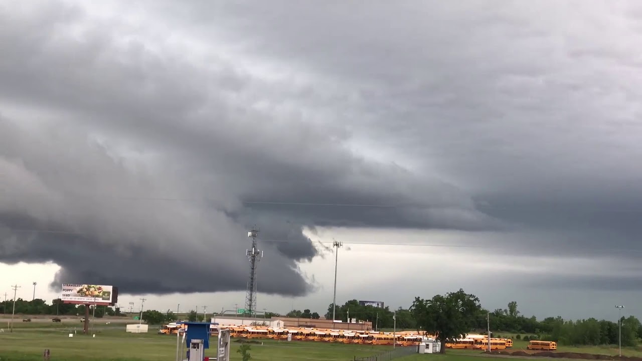 Timelapse of Storm Clouds Moving in Over Tulsa Airport - YouTube