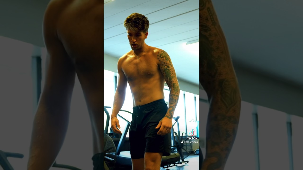 Training a Pro Boxer?? - YouTube