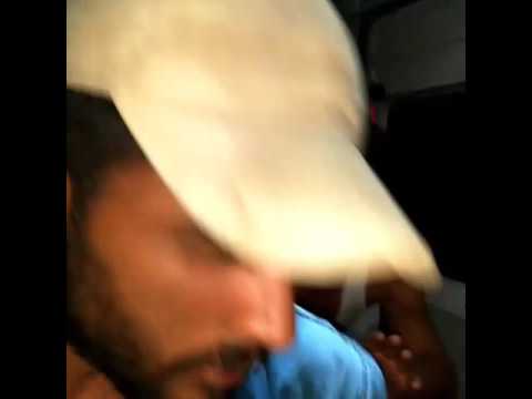 Alkol alan gençler ambulansda damardan girdi