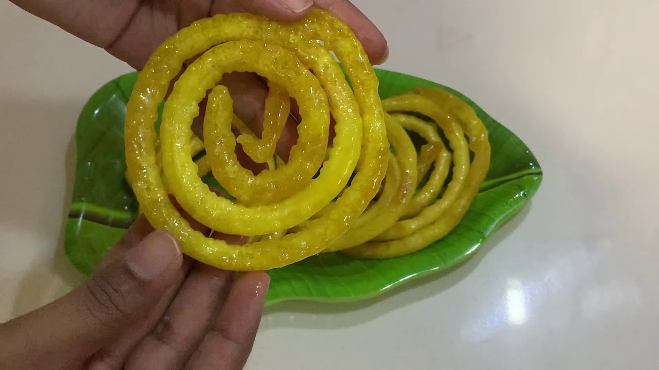 Instant Jaggery Jilebi Recipe||Crispy And Juicy Jilebi Recipe - YouTube