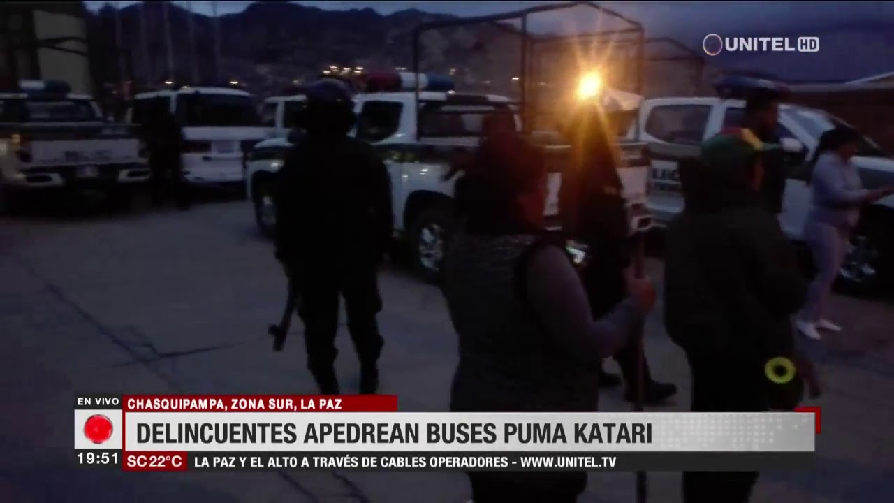 Causan destrozos a buses del Puma Katari en la zona Sur de La Paz - YouTube