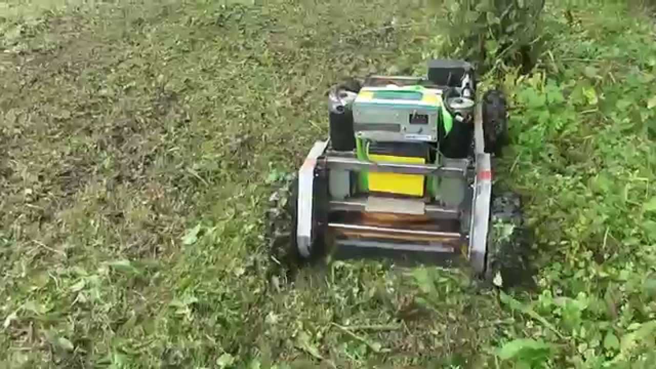 Test run of a homemade 4WD remote control mower（自作4WDラジコン草刈り機のテスト走行 ...