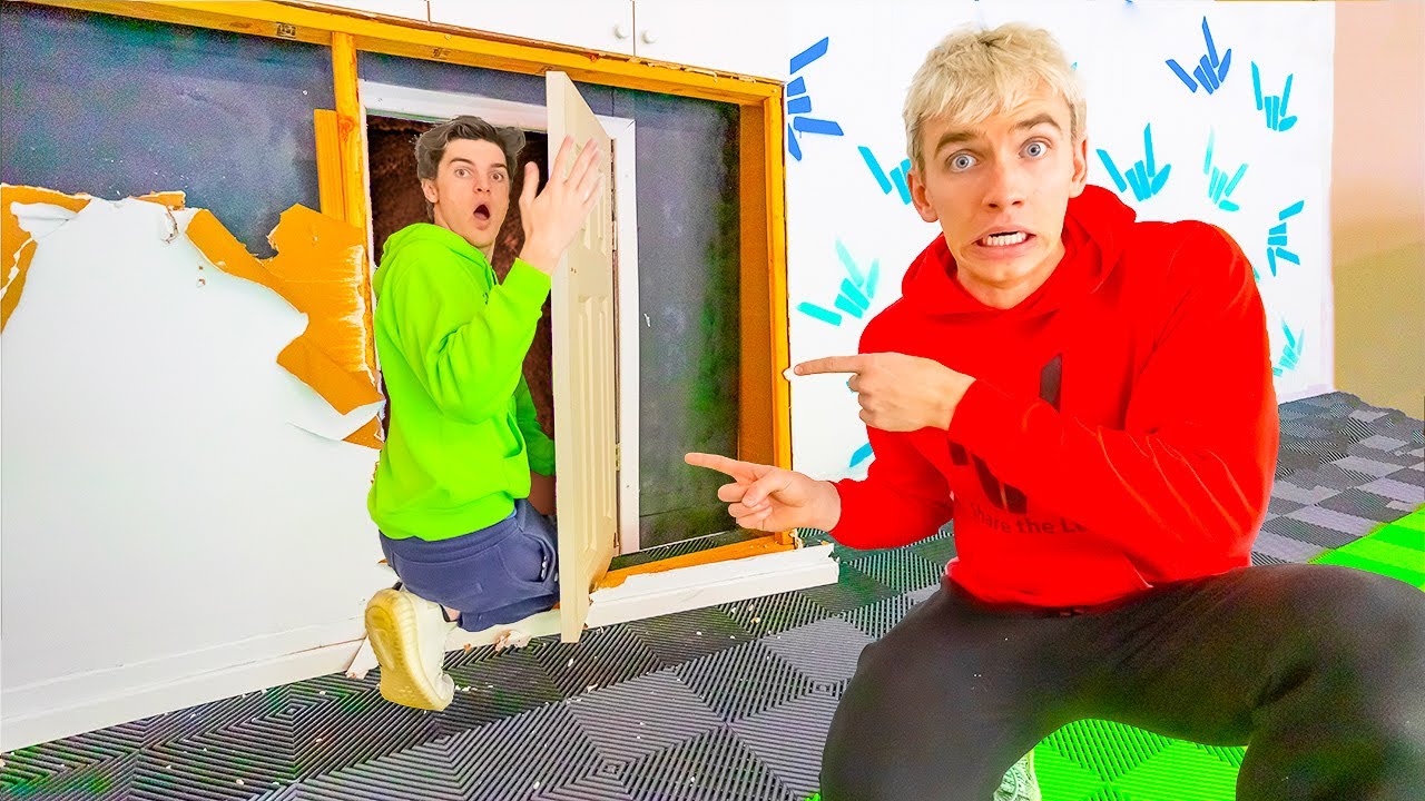 WE OPENED TOP SECRET ESCAPE ROOM HATCH!! - YouTube