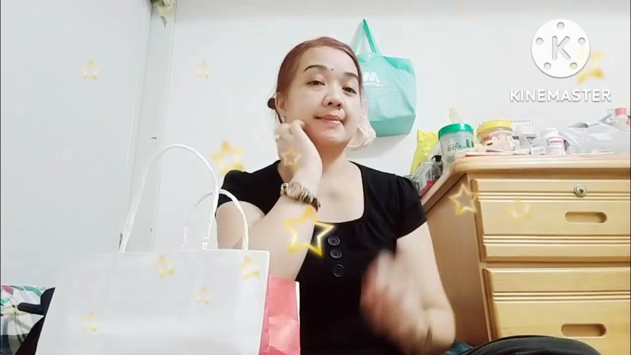 Unboxing advance Christmas Gift from ate Matet treat nyarin aq pizza hut. | Mamshie Mhay Vlog ...