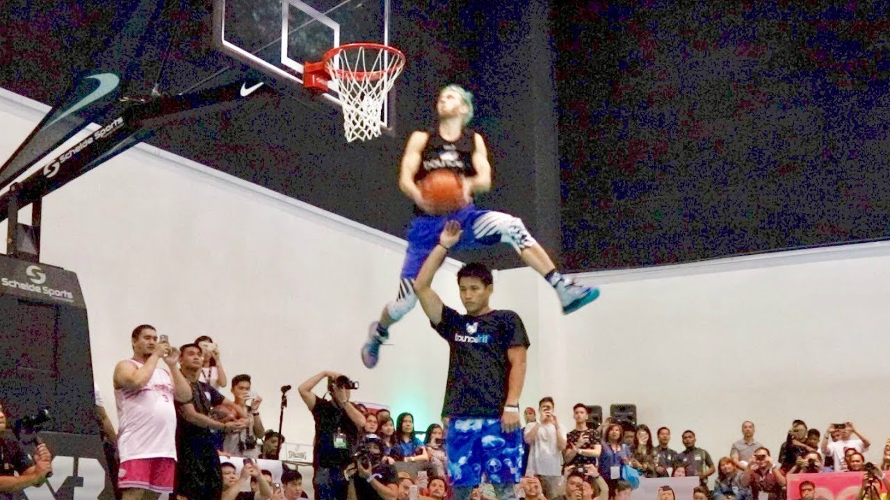 Dunks & Burgers at History Con Manila 2017 - YouTube