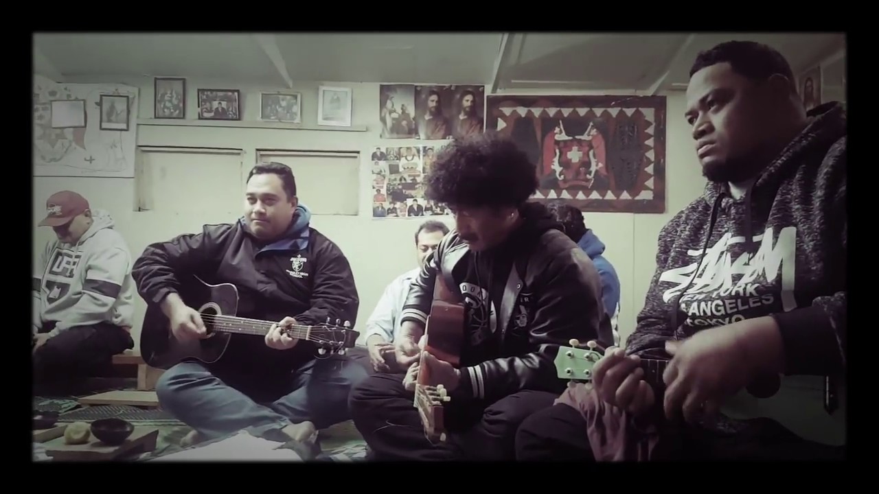 Anau 'I Taimi He Me'a Mamahi - Heneli, Molo, Nau - YouTube
