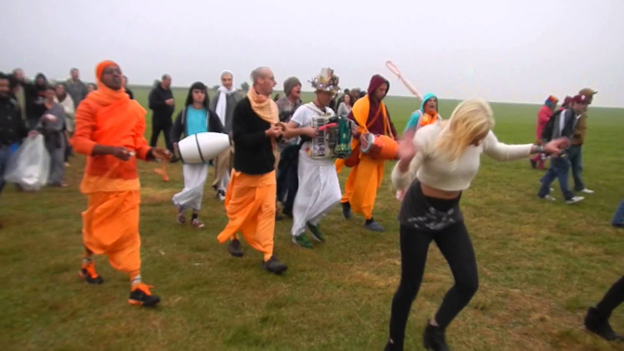 Hare Krishna girl dancing - YouTube