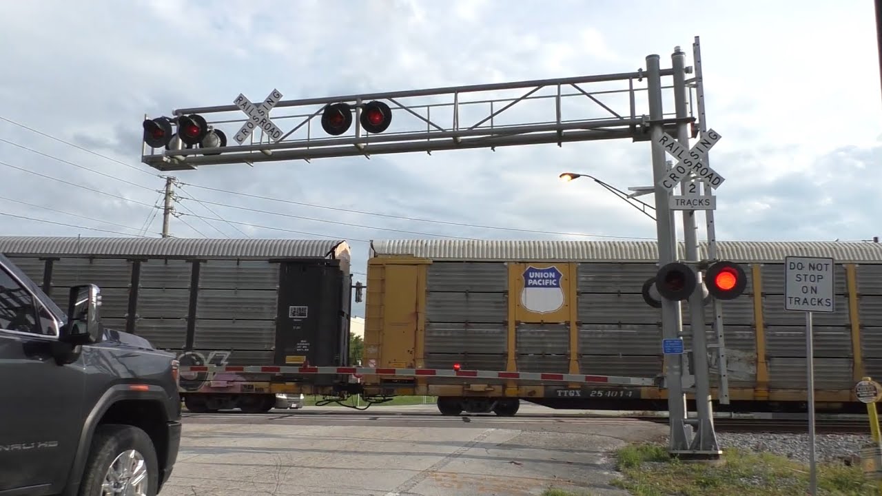 Clark Road Railroad Crossing, Winston, FL - YouTube