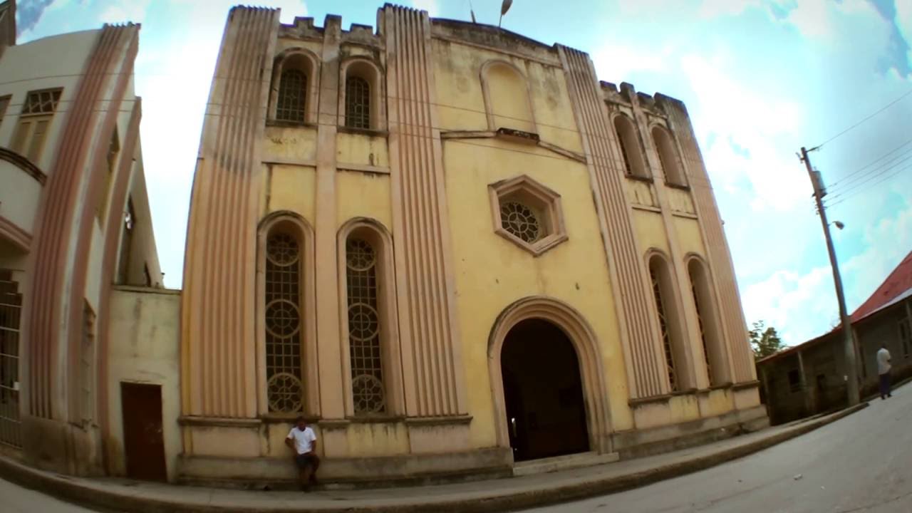 IGLESIA CATOLICA #BANES #HOLGUIN #CUBA - YouTube
