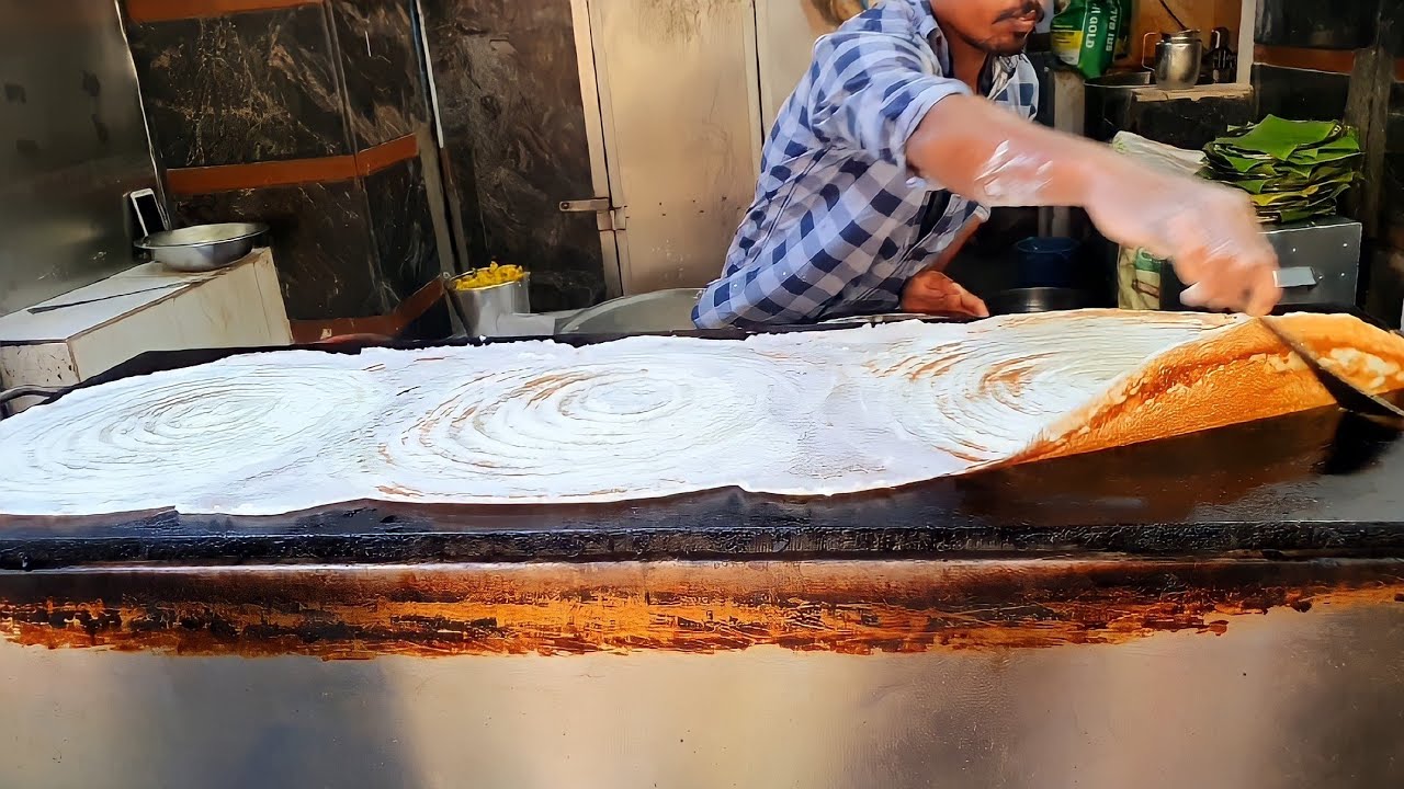 SOUTH INDIA's BIGGEST DOSA|| RK Dosa Camp, Bangalore|| 4Feet Dosa ...