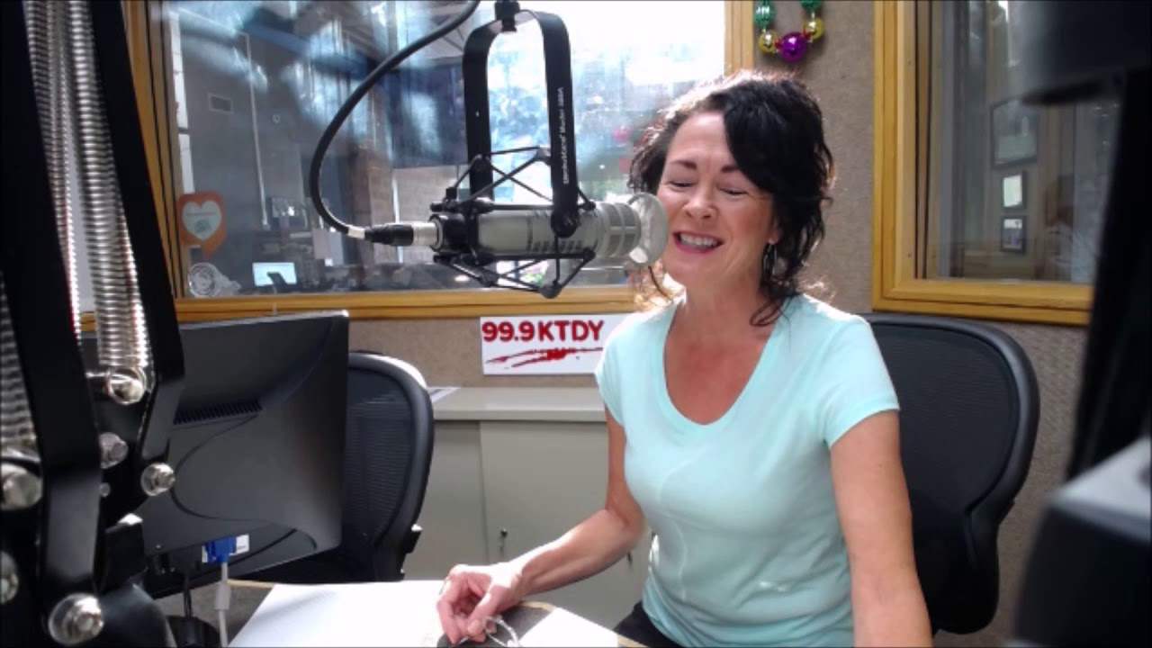 I Bought Some Queso - Janet's Joke of the Day, May 29, 2018 - YouTube