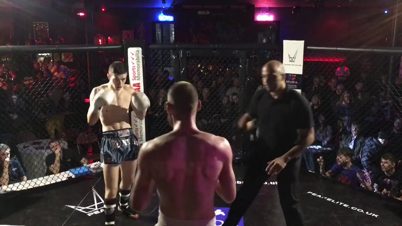 PETER JONES V CAMERON QUILTY - MASDA FIGHT NIGHT - YouTube