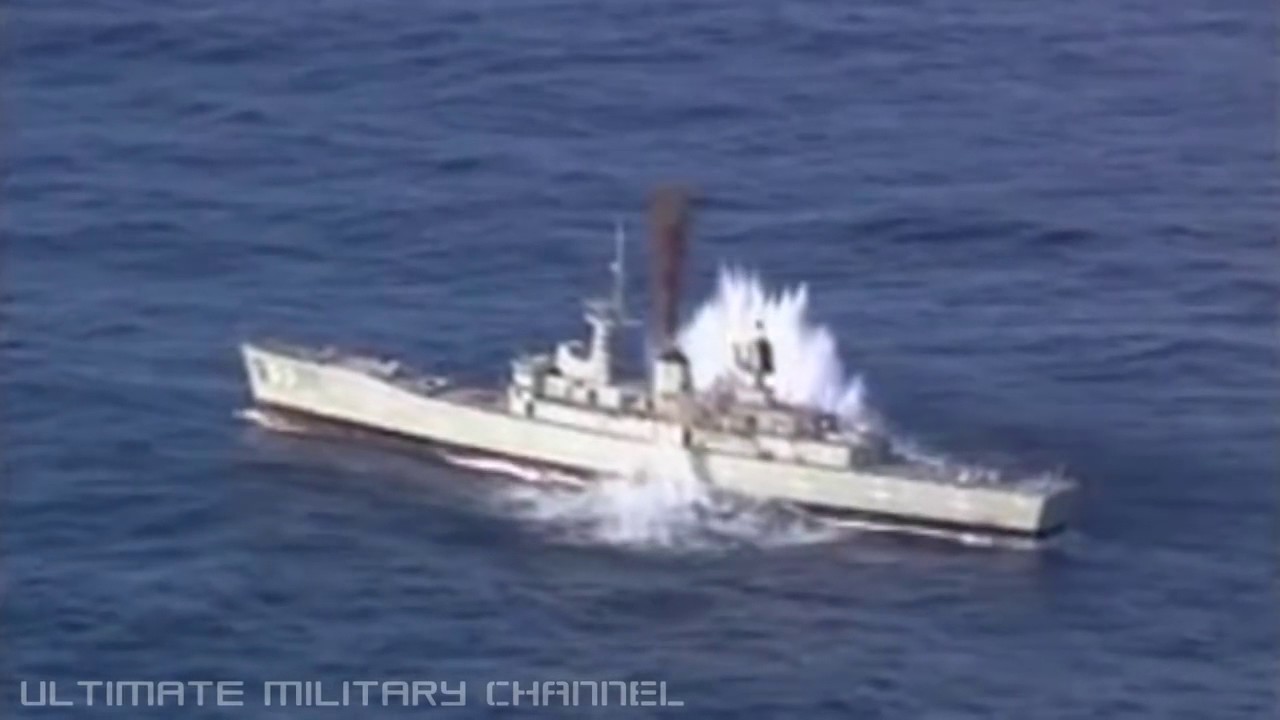 TORPEDO SINKS SHIP! Attack sub OBLITERATES DESTROYER with direct hit ...