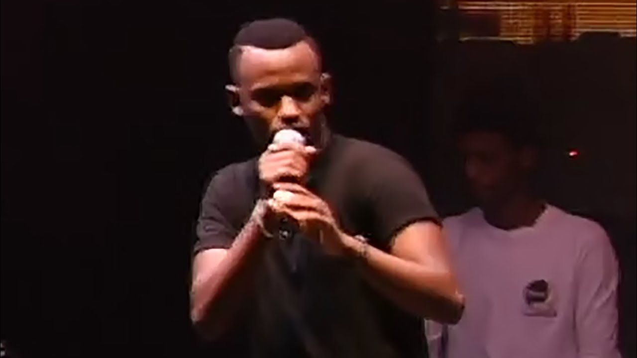 YVAN Buravan performance muri East African Party 2018 - YouTube