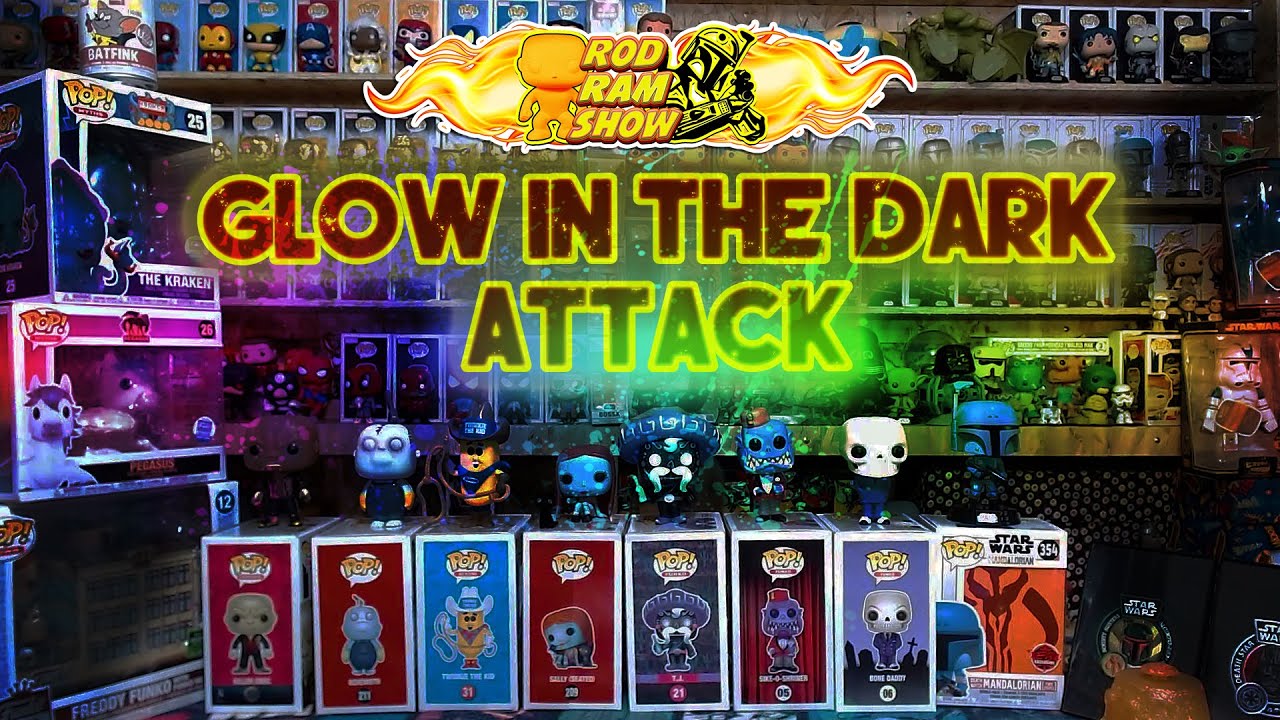 UNBOXING FUNKO. GLOW IN THE DARK ATTACK - YouTube