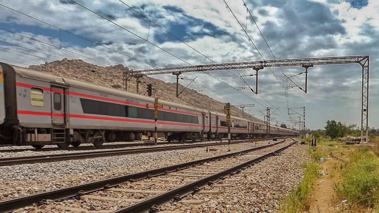 MODERN UNIQUE COACHES - 6 in 1 HIGH SPEED TRAIN ACTIONS || INDIAN ...