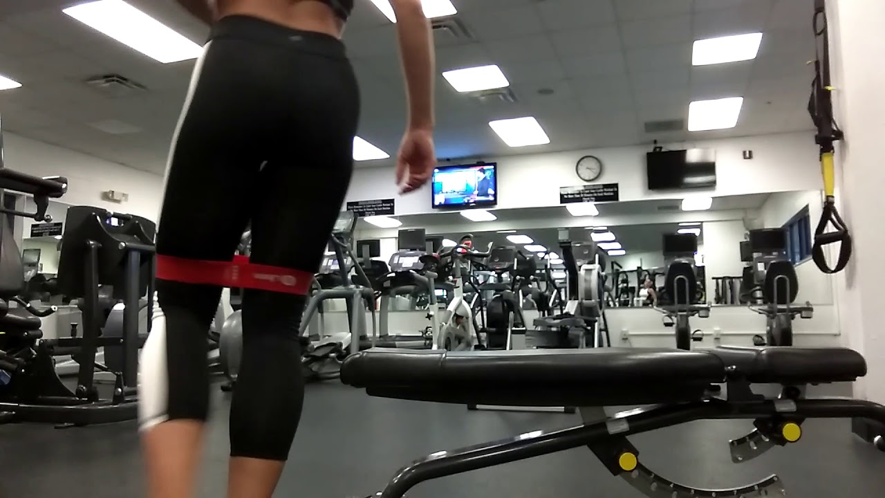 Glute frog kicks on bench - YouTube