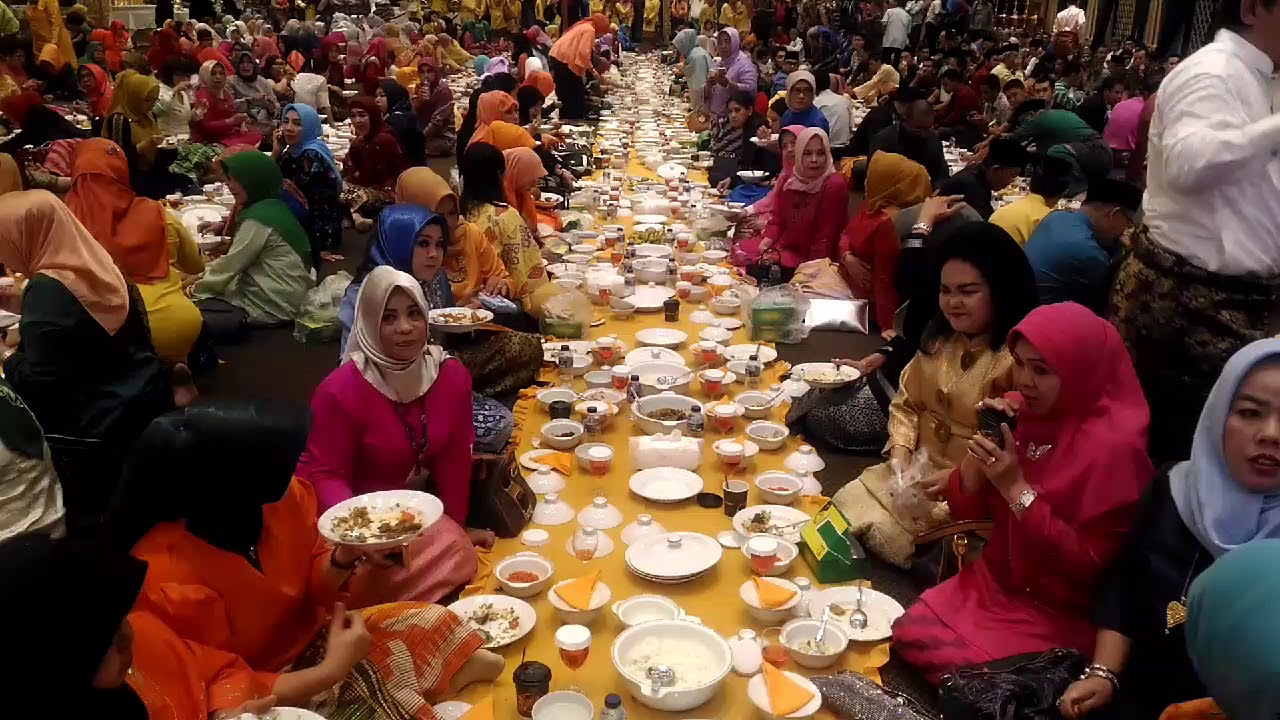 SAPRAHAN, Tradisi Makan Ala Pontianak, Kalimantan Barat, Indonesia ...