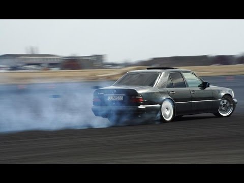 Mercedes W124 2.8 Drift - YouTube