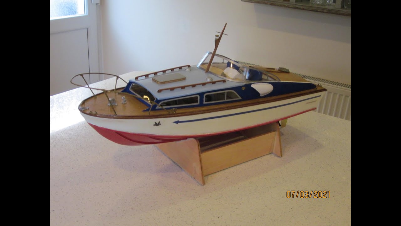 Fairey Swordsman model boat Build & Sailing - YouTube