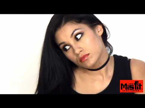 Enchantress Sahrye - Kinky-Dressed in Black - Shoot (Quick-Clip)