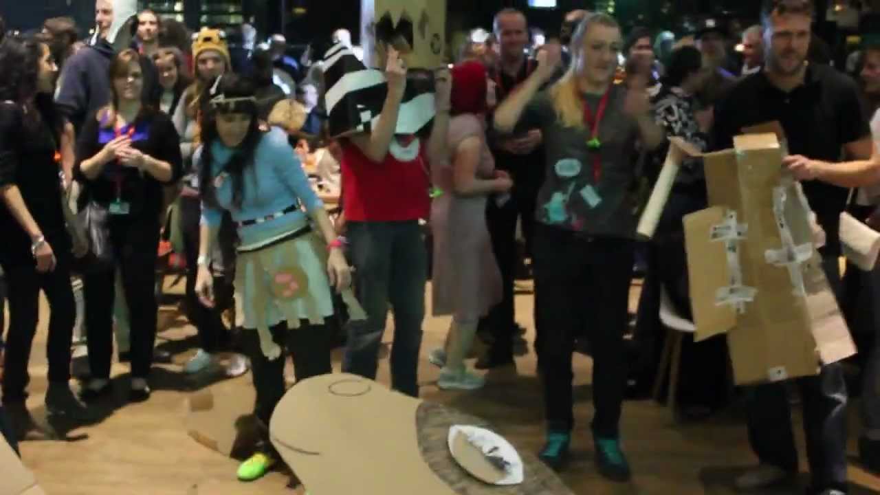 Robot Dance Off - YouTube