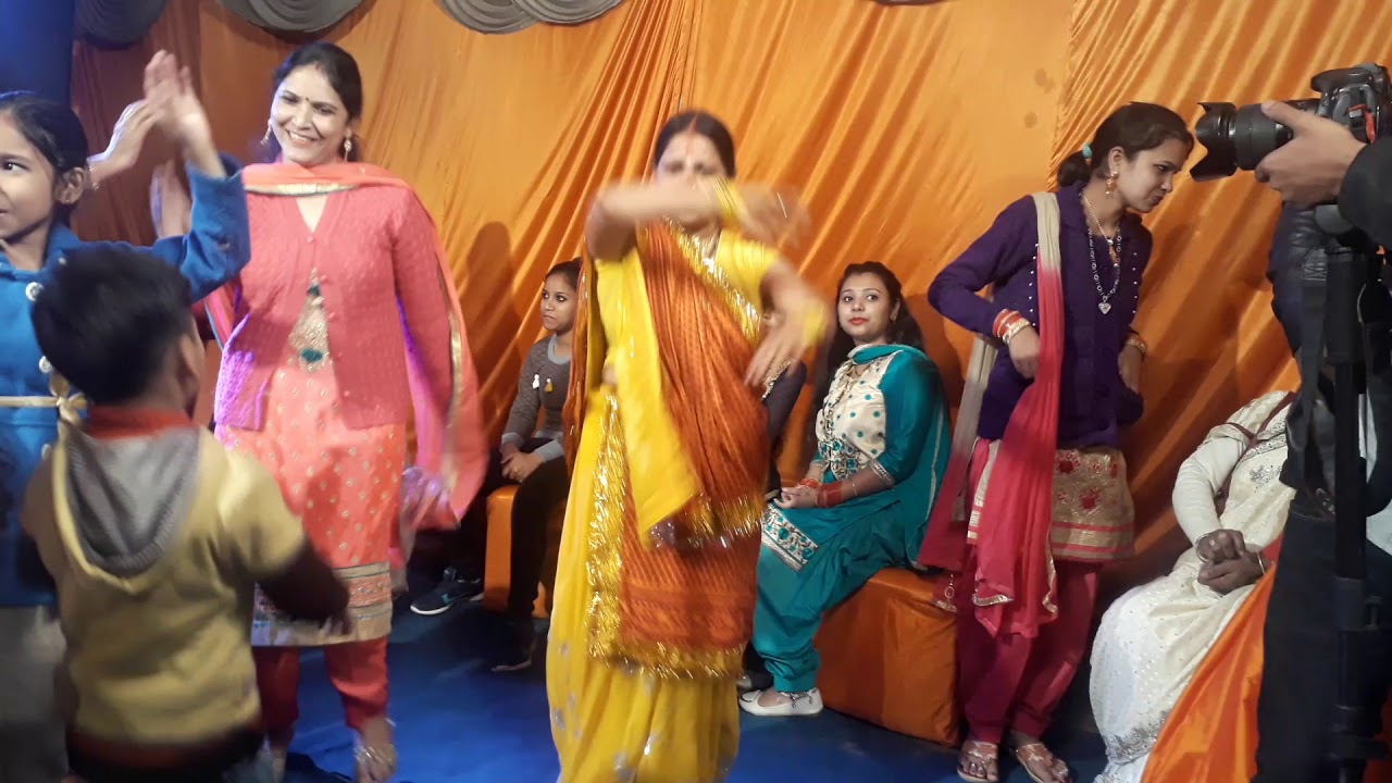 New Kumaoni gana Pahari dance - YouTube