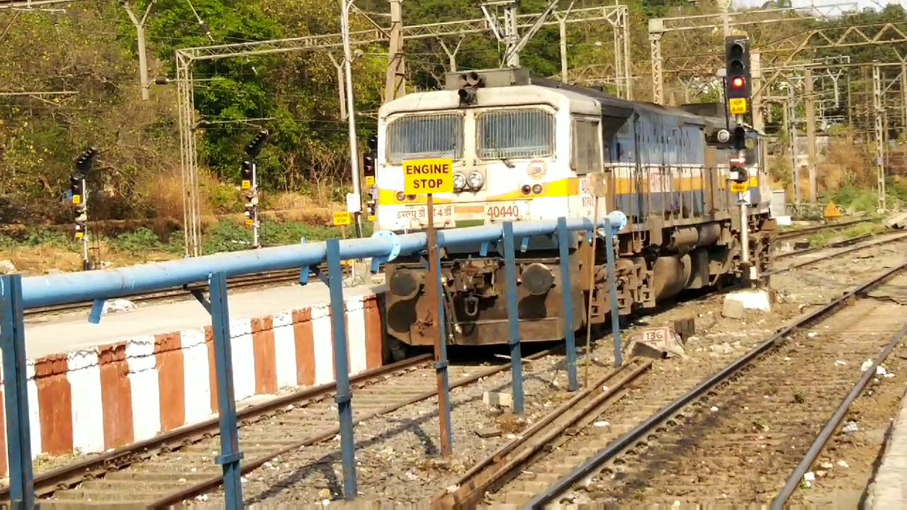 Mangla express changes engine to WAP 7 at igatpuri station | Full hd ...