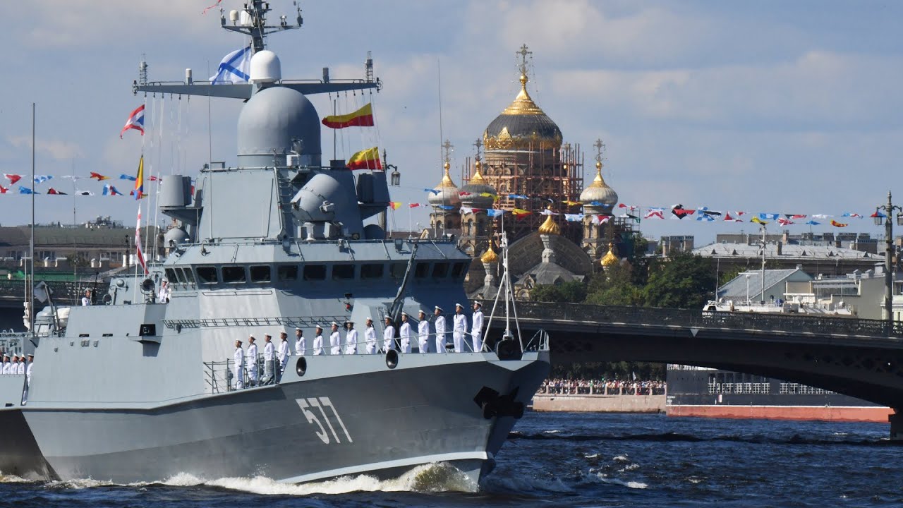 Russia celebrates navy day with annual warship parade - YouTube