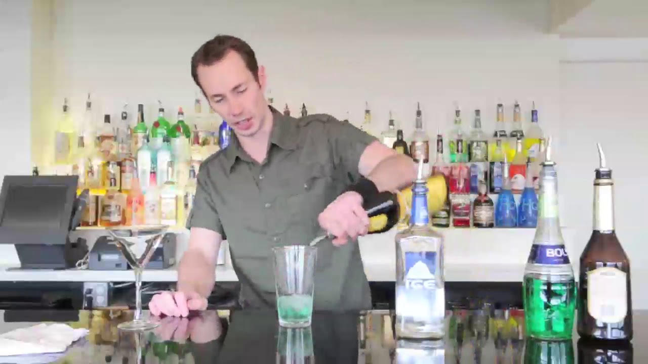 How to make an Envy cocktail - YouTube