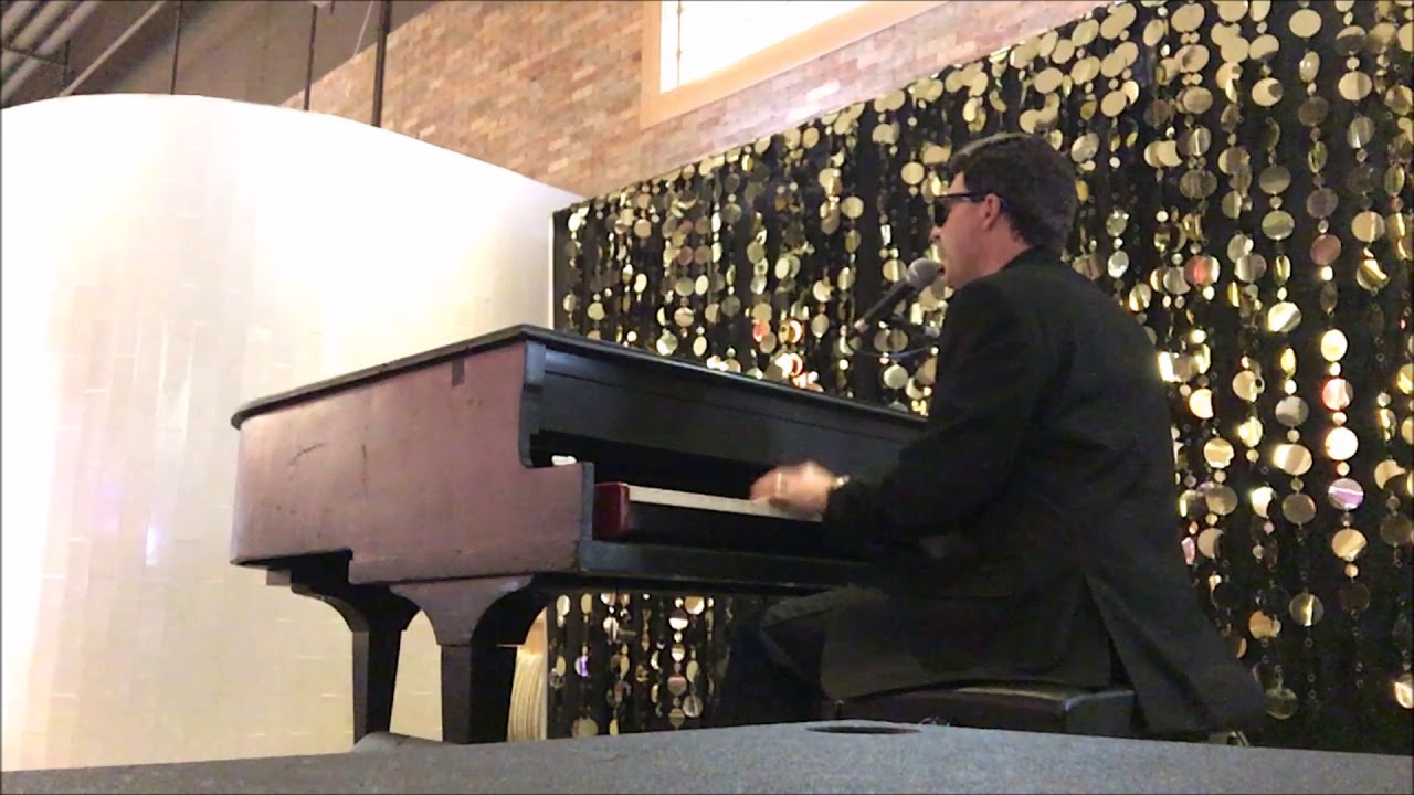 Rock n Roll Piano Man Lee Alverson Live - YouTube