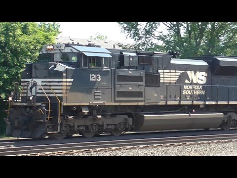 NS 1213 Leads a Sand Train through Chesterton, IN - YouTube