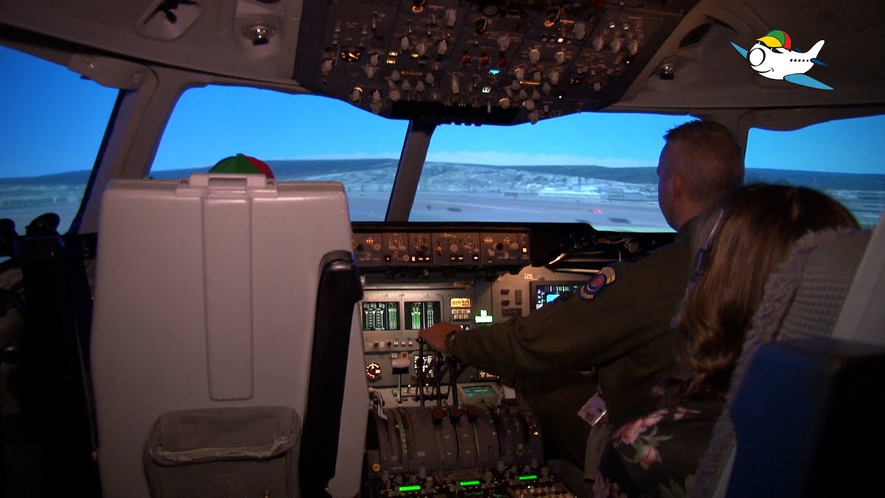 CAE Flight Simulator Hoogvliegersdag 2016 - YouTube