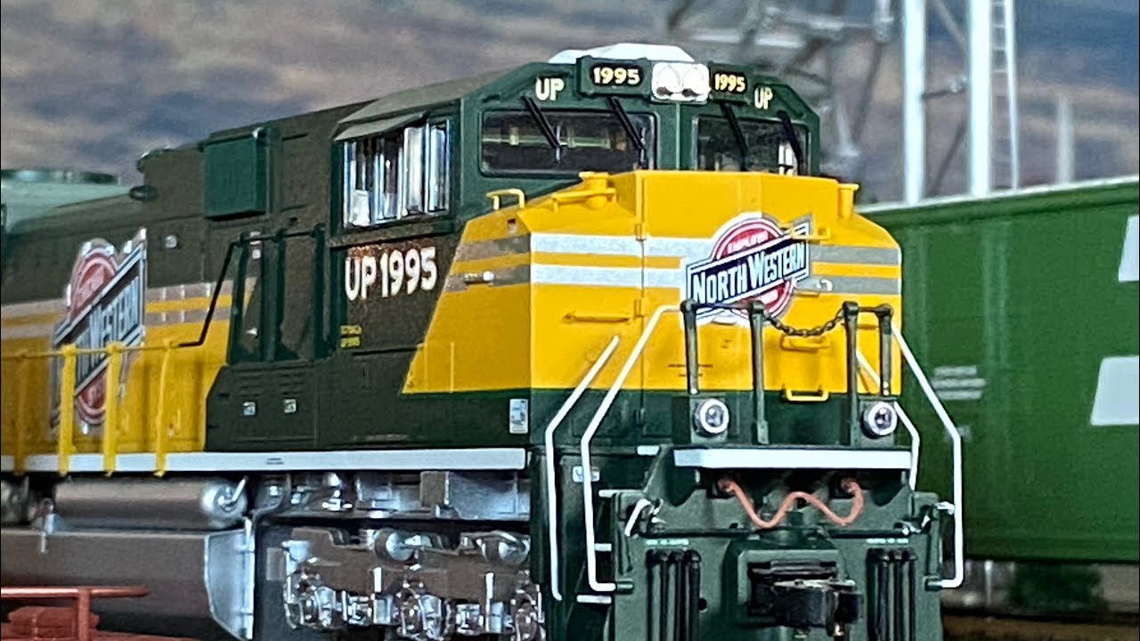 That Time of Day - CNW #6911 MTH CNW Heritage #1995 BN #1922 Run-by - HO Scale Trains - YouTube