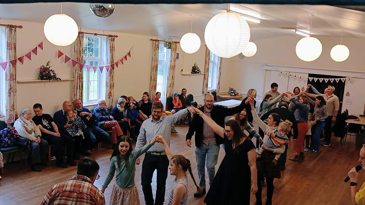 Long Live the Queen country dance, ceilidh, barn dance - YouTube