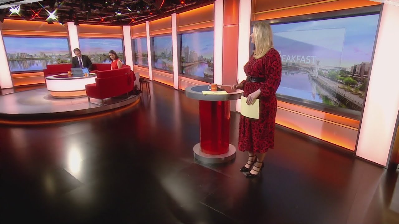 Jane Dougall - BBC Breakfast Sport 04/04/2021 - HD - YouTube