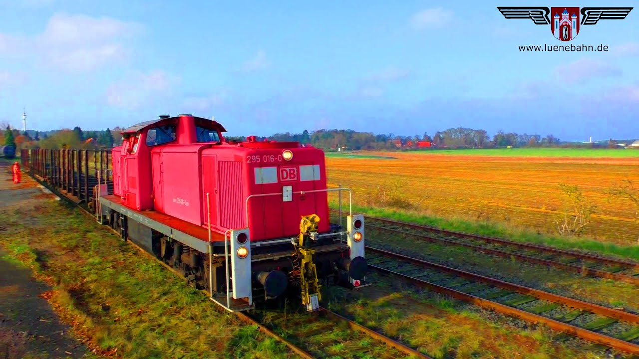 DB mit Güterzug auf OHE - Gebirgsbahn zw. Lüneburg & Drögennindorf mit BR 295 - YouTube