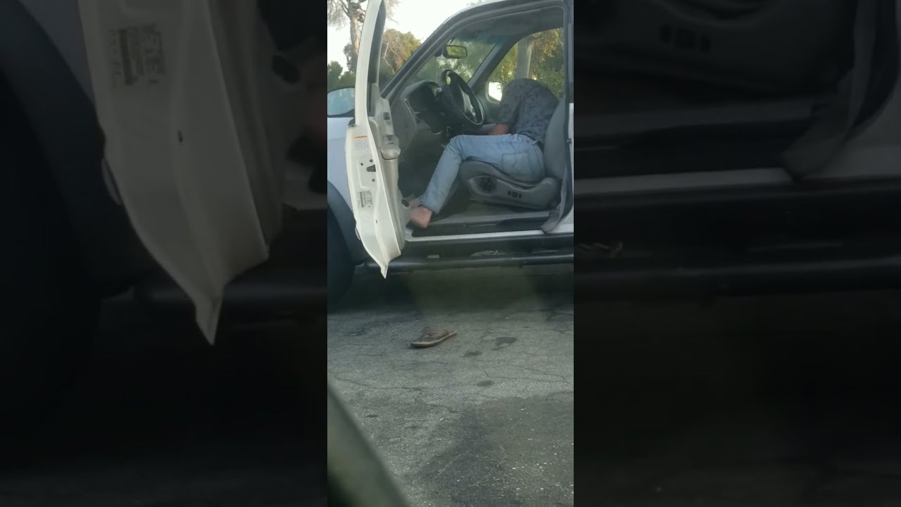Guy passed out drunk. 🤣Flip Flop Man - YouTube