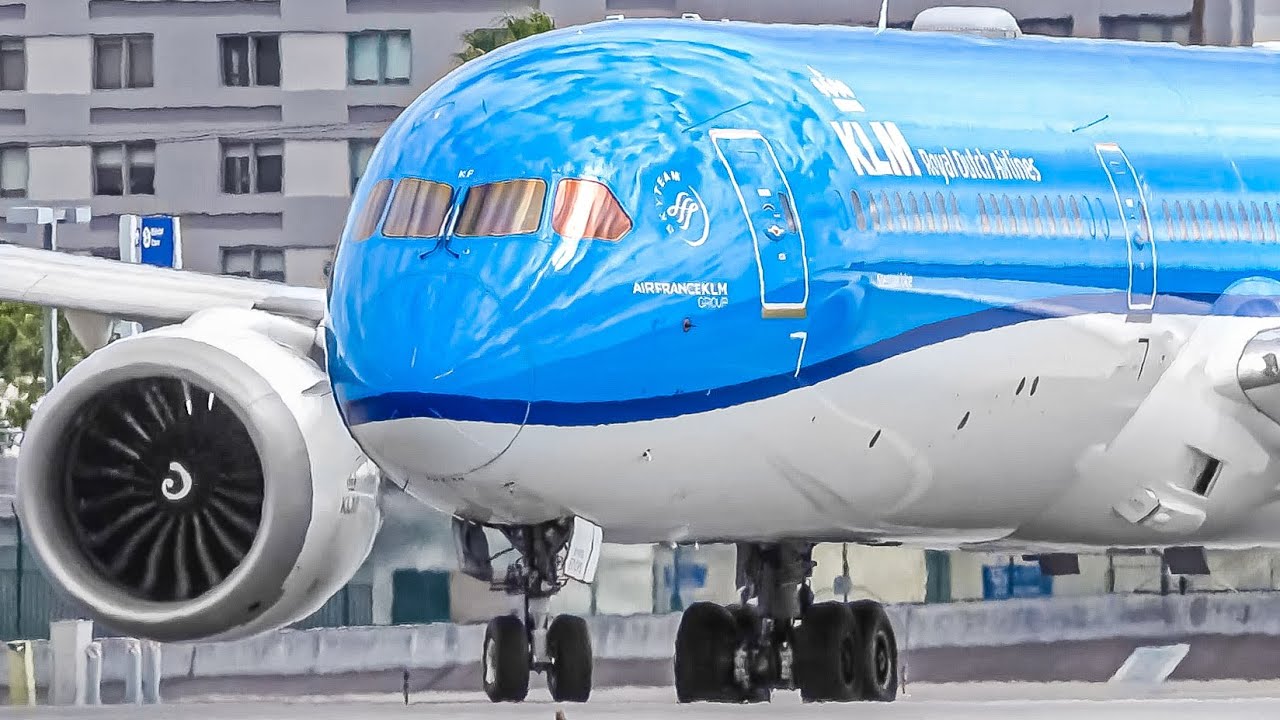 20 MINUTES of LOUD Aircraft LANDINGS and TAKEOFFS at LAX | Los Angeles ...