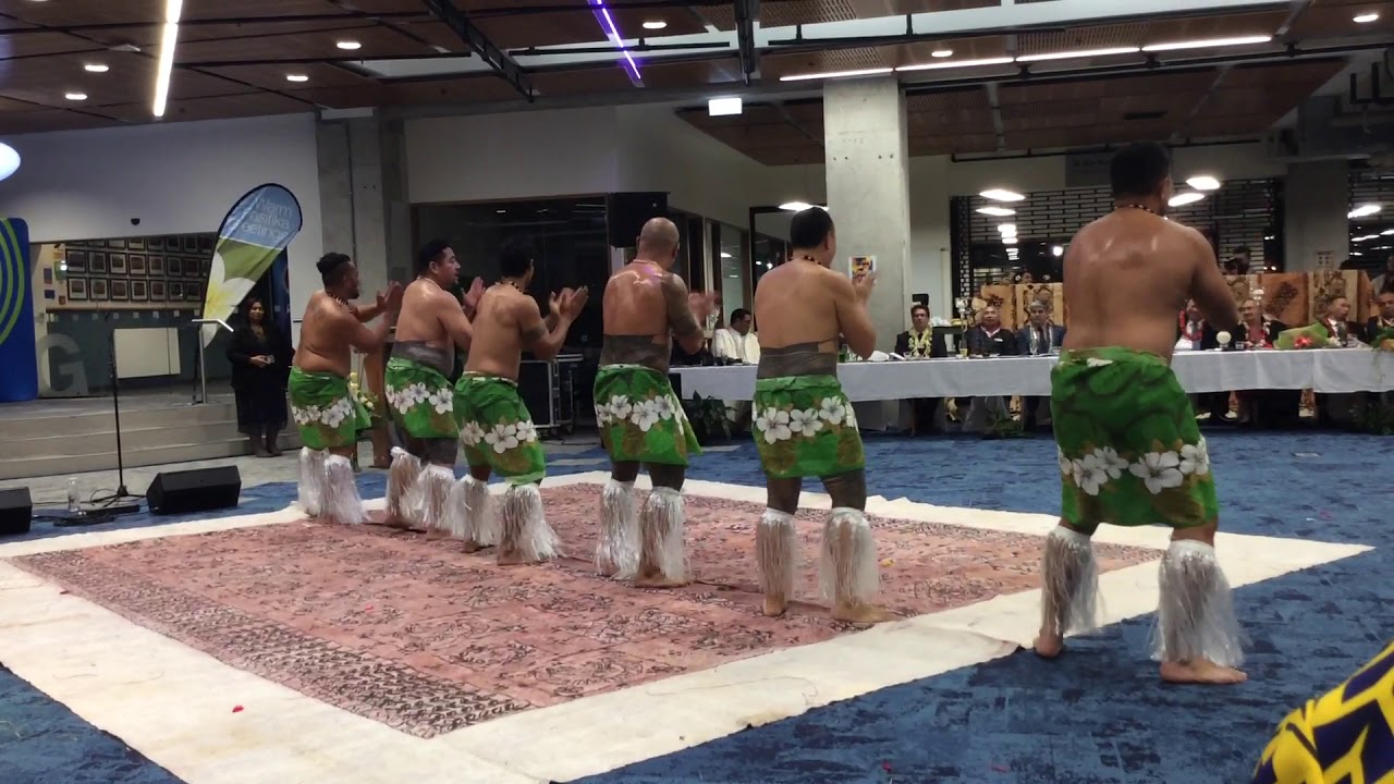 Tama Toa Samoa o Tanetini perform for the Prime Minister of Samoa - YouTube