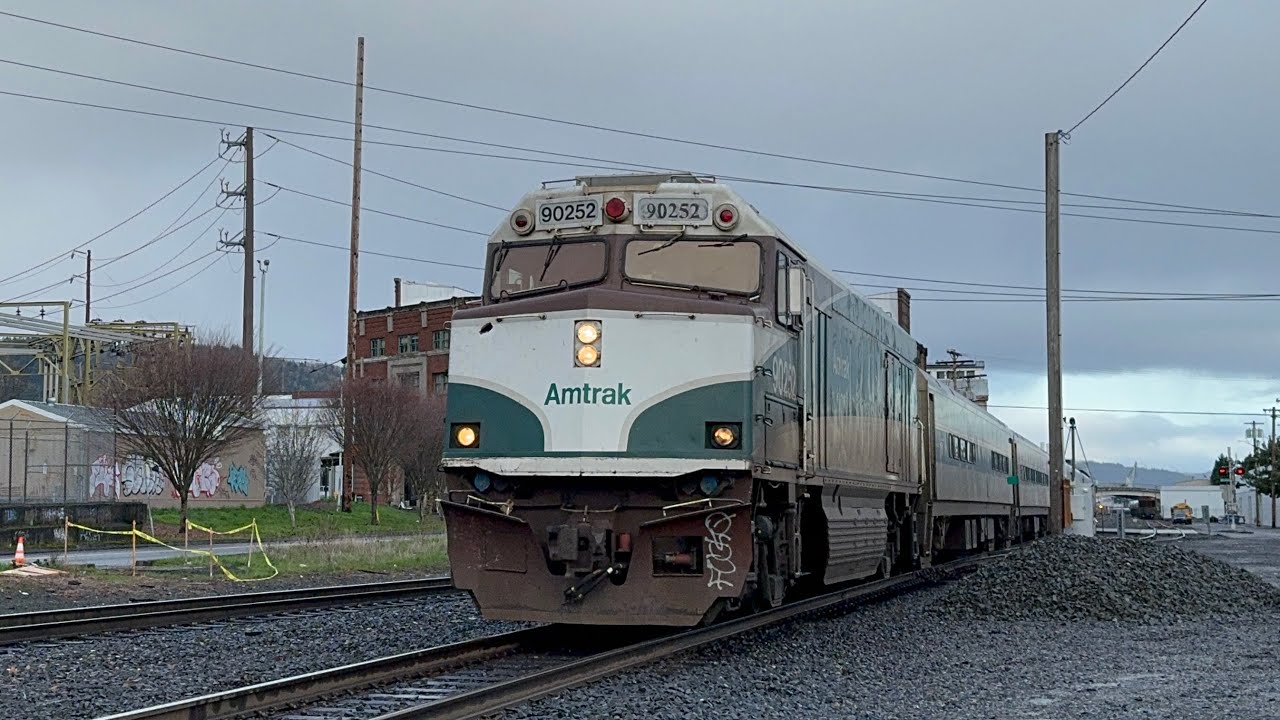 Amtrak Cascades 503 in Portland Oregon - YouTube