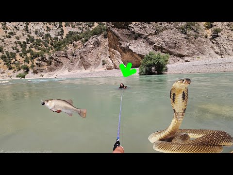 🎣🌊Göçebe Kadın ve Hırçın Nehir: Şimdiye Kadarki En Zorlu Avım!