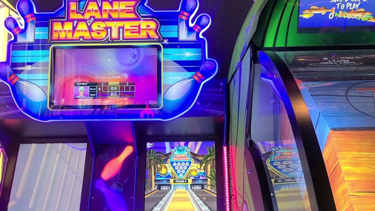 unis Lane Master Arcade Bowling game - YouTube