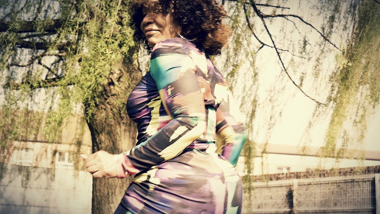 Alice Lolo - Mbanda - Clip Officiel - YouTube