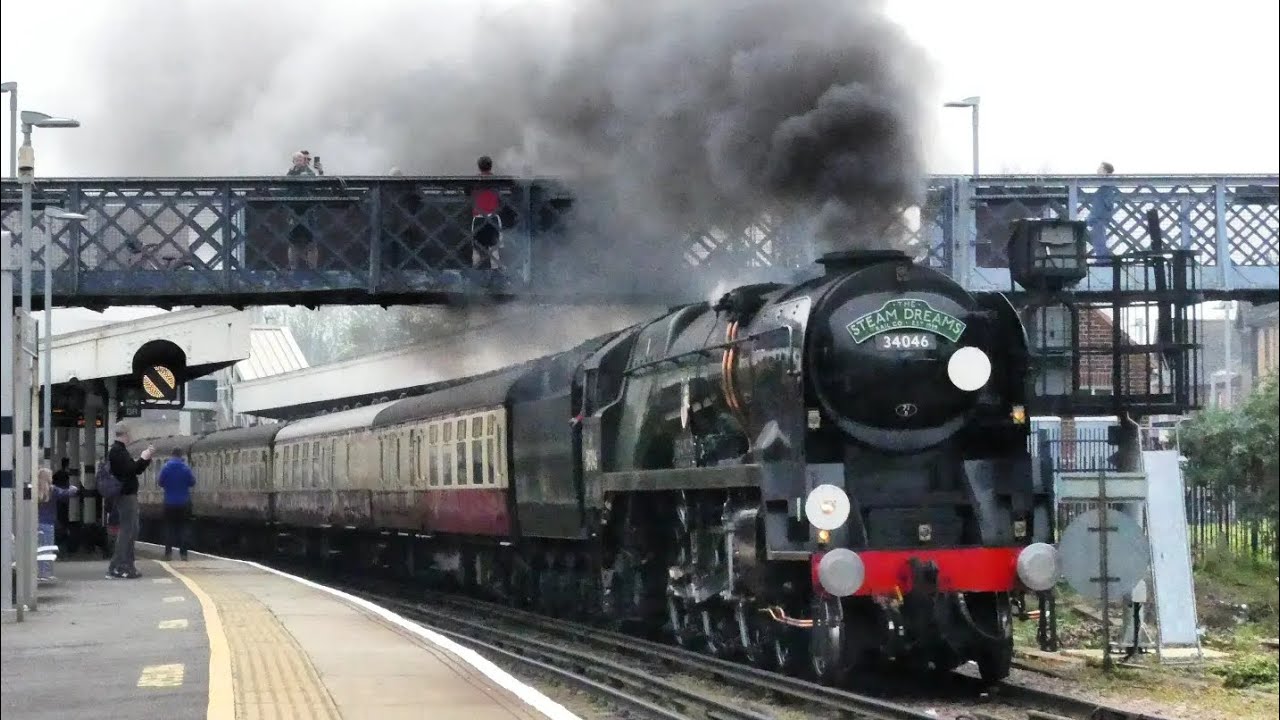34046 "Braunton" & 47 593 pass Staines - YouTube