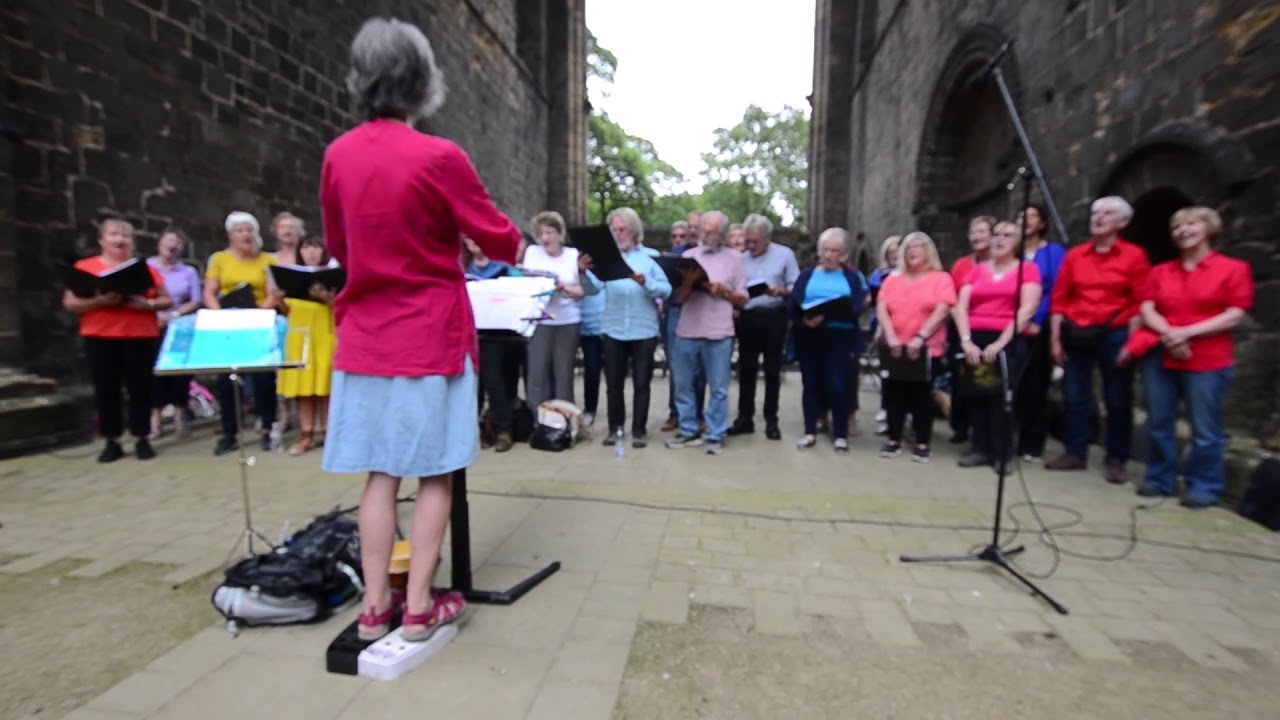 Simi Jadech - Headlignley Voices - YouTube