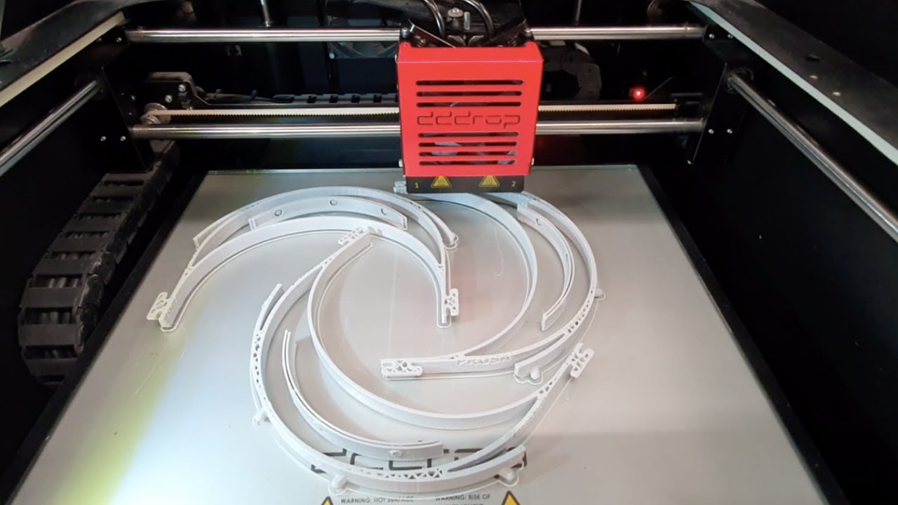 Van Raam 3D printer print onderdelen tegen corona - YouTube