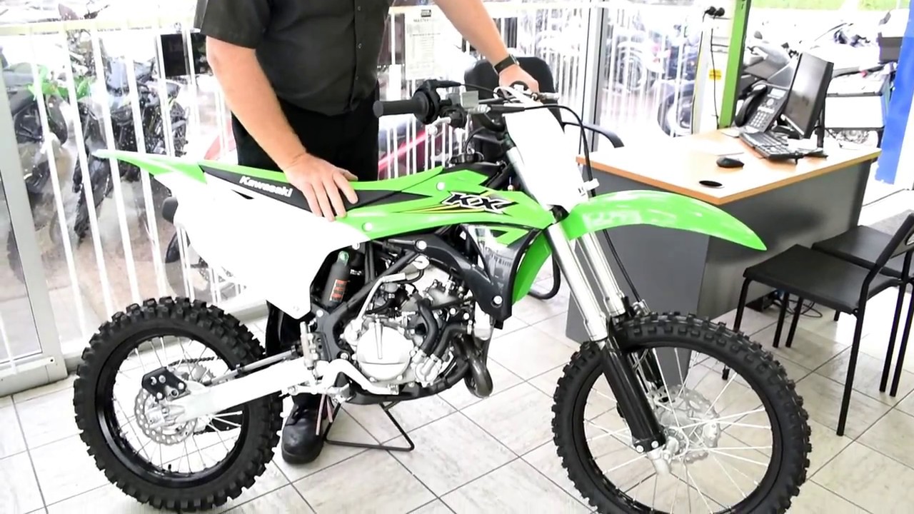 2017 KAWASAKI KX85 VS 2017 KLX 140L Quick Reviews - YouTube