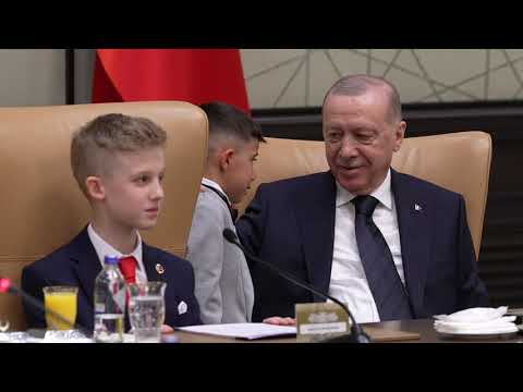 23 Nisan Ulusal Egemenlik ve Çocuk Bayramı - Millî Eğitim Bakanı ve Beraberindeki Çocukları Kabul